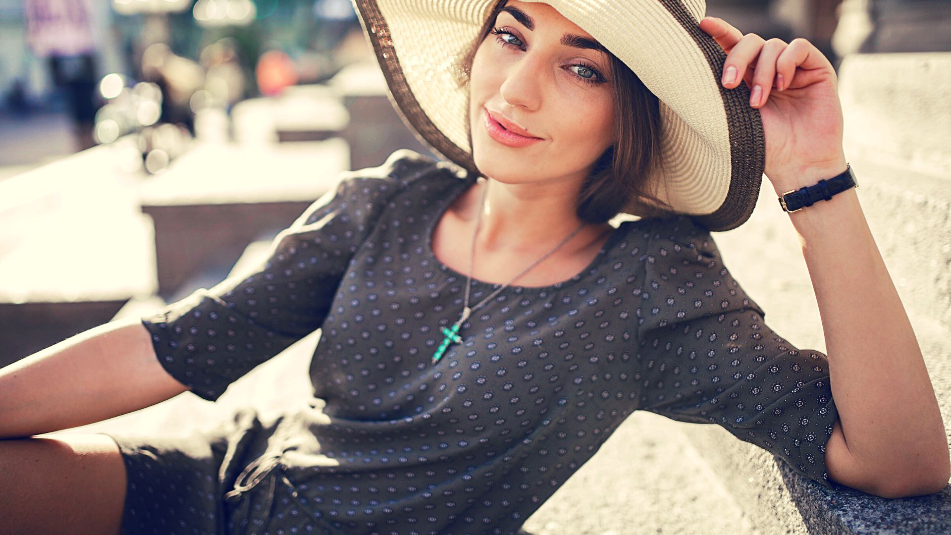 5 indispensables de la garde-robe féminine - La Maison des Filles